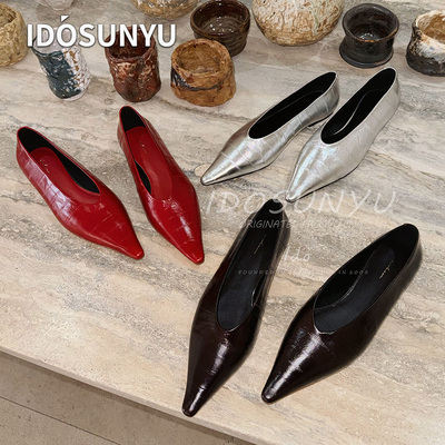 IDOSUNYU欧货2026新款复古尖头浅口单鞋女平底软底不累脚通勤单鞋