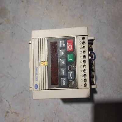 AB变频器160-BA04NSF1P1  380V 15K议价