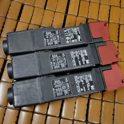 促  D4SL-N2FFA-D  127