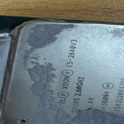 服务器拆机CPU：E5-2640V3  E5-2640v3，