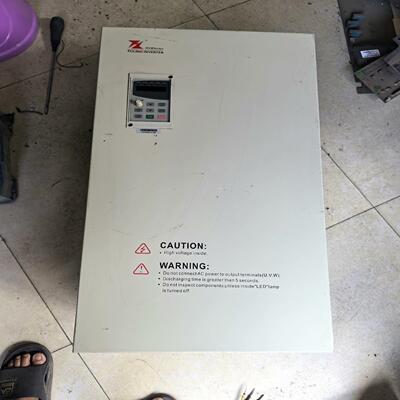 [德峰]富菱变频器 实物拍摄 功能包好  DZB300B075.0L