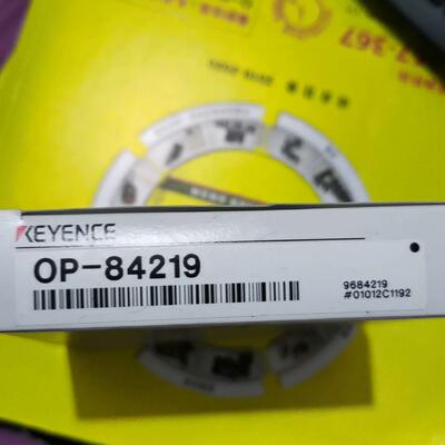 全新原装正品基恩士OP-84219反射板，反光板。