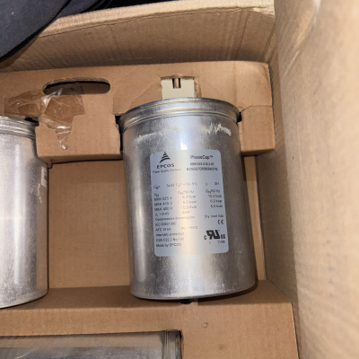 vishay 薄膜电容 estadry phmkpg480.3.30-B136 480vac 3x138.2uf