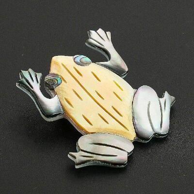 1PC Natural Shell Splicing Frog Brooch Cute Animal Badge
