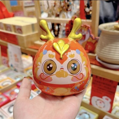 2025年吉祥生肖龙形创意办公室储钱罐Q版抱富龙桌面摆件