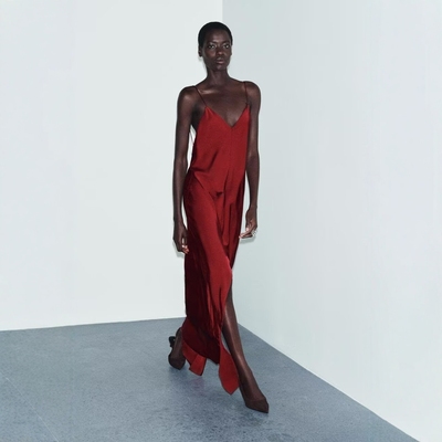 性感红色吊带丝缎质感开叉连衣裙