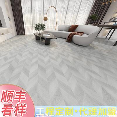 鱼骨拼5mmSPC石晶地板石纹石塑地板家装翻新原木奶油风锁扣耐磨