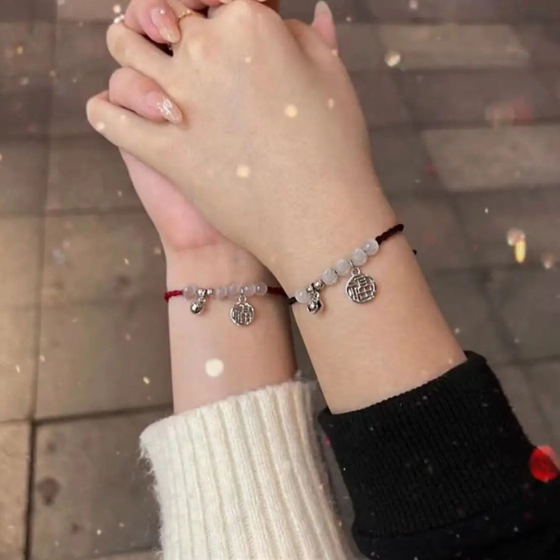 福牌铃铛手链女小众设计感仿猫眼石编织手绳高颜值闺蜜情侣礼物