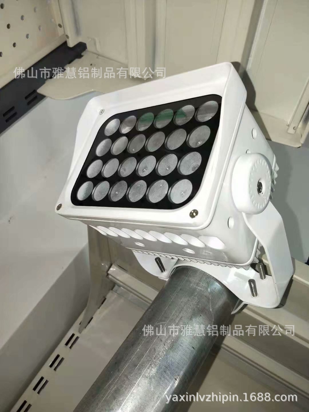 厂家批发供应新款LED智能投光灯闪光灯外壳、频闪灯外壳配件套料