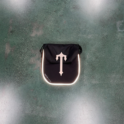 Trapstar高质量金属标斜挎小方包