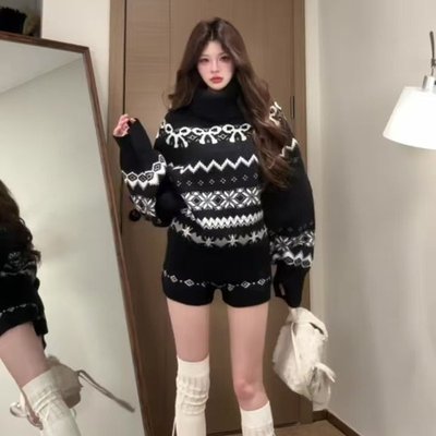 高领毛衣女秋冬新款复古针织上衣显瘦韩系氛围感短裤两件套