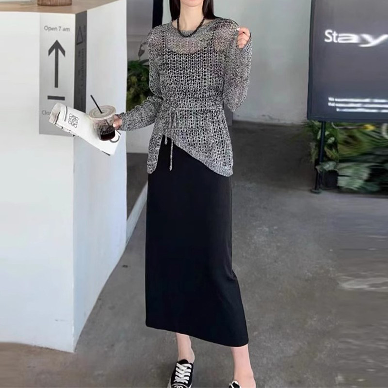 拉夏贝尔长袖时尚套装裙2026春新款慵懒风镂空针织衫吊带裙两件套