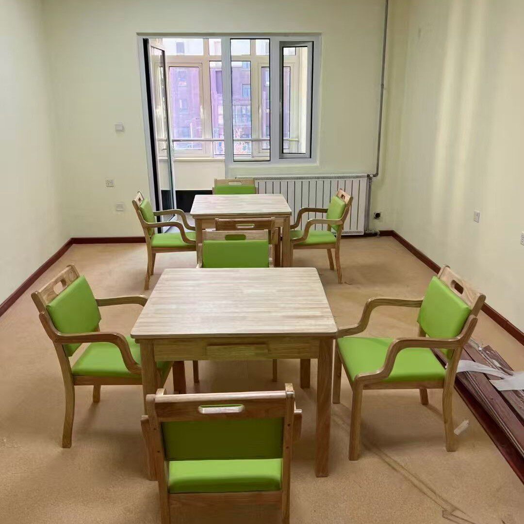 养老院适老化实木餐桌椅组合养老院老年人餐桌敬老院康养院餐桌
