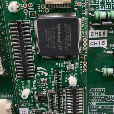 芯片EP4CE10E22C8N芯片