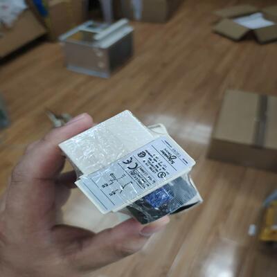 【汇生】TELEMECANIQUE    LADR2   模块原盒原【议价】