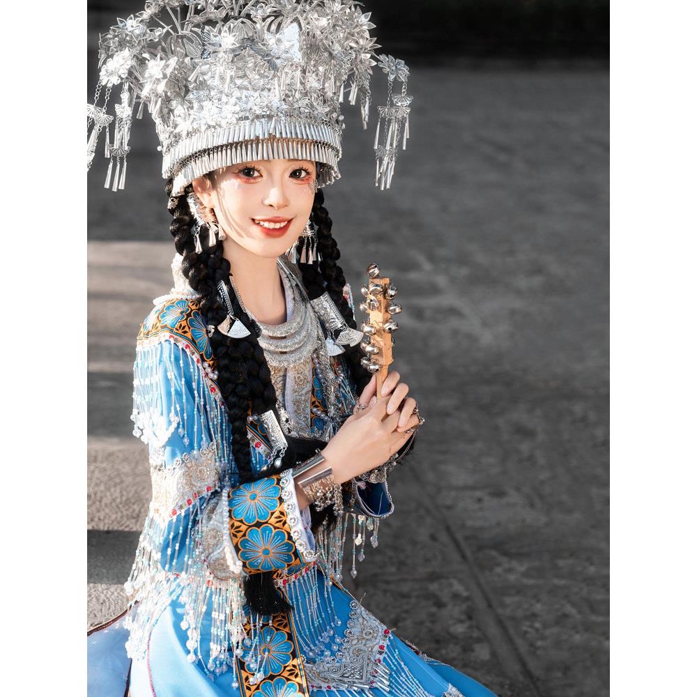 新款改良显瘦阿卯苗族服装女重工套装民族风舞台演出云南贵州旅拍