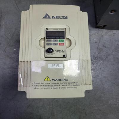 （议价）变频器5.5KW VFD055M43A 原装拆机，已上电