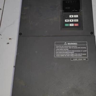 XL800T-37KY-4 众辰变频器 三相37KW工业工控调速装置议价维修