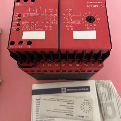 XPSAT5110 XPS-AT 安全继电器 工业工控控制保护模块议价维修