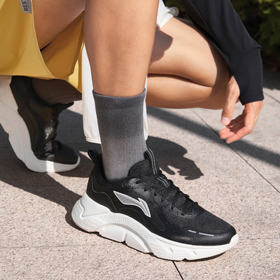 李宁正品轻飏男子反光缓震回弹时尚低帮防滑休闲慢跑鞋ARSV035