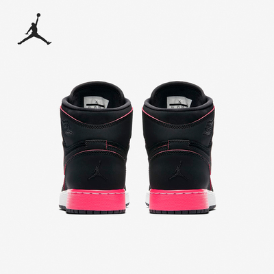 耐克大童高帮运动透气时尚篮球鞋