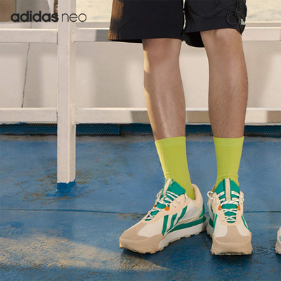 阿迪达斯男女休闲运动鞋