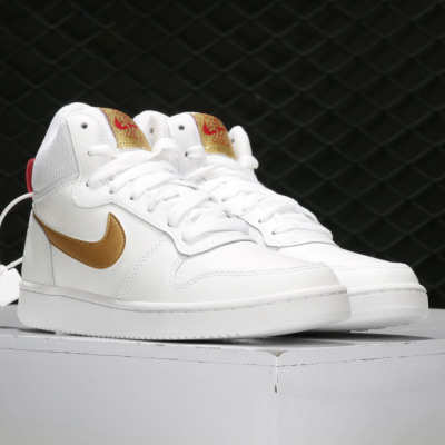 耐克夏季时尚中帮休闲板鞋中帮