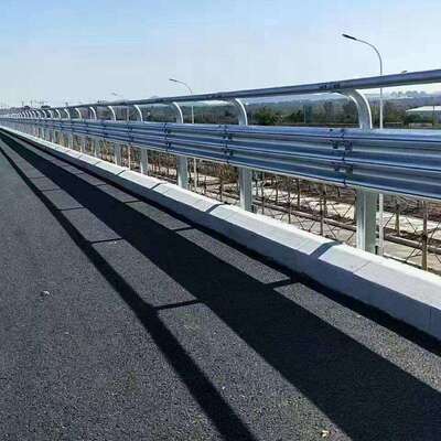 波形护栏两波三波护栏板道路安全设施道路安全防护栏防攀爬