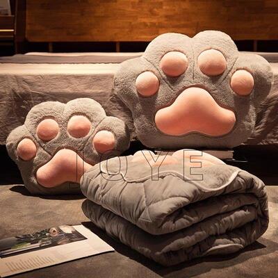 日本JOYE猫爪抱枕被子两用午休靠枕办公室枕头空调毯子车载加厚