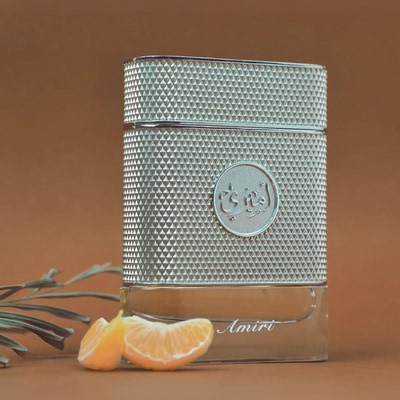 傲人力量与神秘短剧男主迷人香调