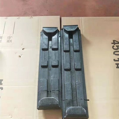 挖掘机230宽至600宽橡胶和牛筋块螺丝卡扣微挖履带板链板牛津胶块