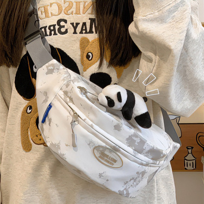 2026日系ins小众扎染斜挎包韩版夏天学生百搭轻便胸包休闲