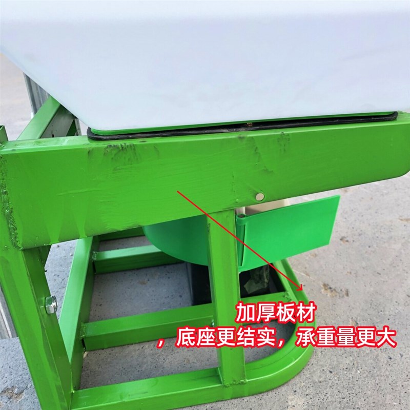 热销加厚型电动撒肥机三轮车后挂式新型农用三轮撒肥料机48V60V施