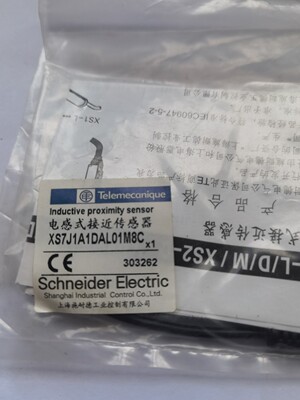 接近开关 XS7J1A1DAL01M8C