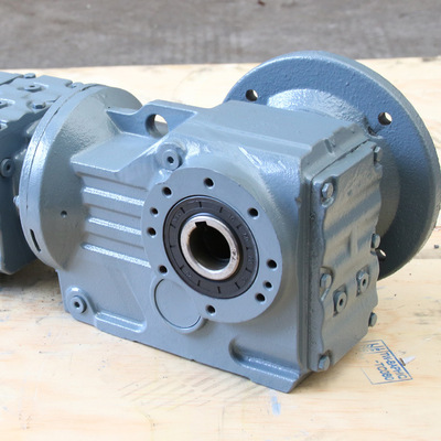 硬齿面齿轮减速机型号 GKAF97-22.37-11KW减速机 规格齐全
