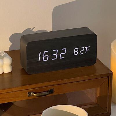 时尚木摆质LEZYE时钟闹钟桌面台式光夜电子学生床头钟卧室小D台钟