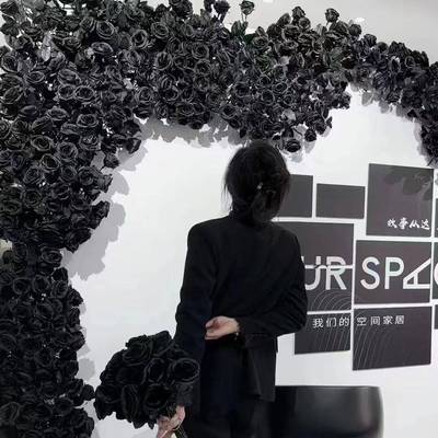 玫瑰花瀑布花艺布置花海婚庆商场节日网红打卡背景花墙情人节花墙