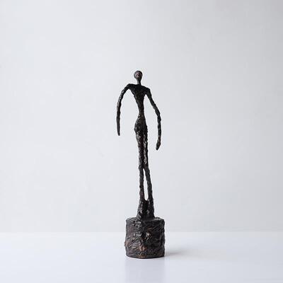 现代抽象铁艺雕塑人物软装B0761饰品展装厅直播样板房间柜子饰陈