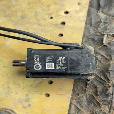 【星慕电子】安川伺服  7代  400w电机  型号：SGMMS-04A