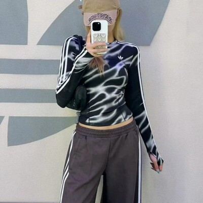滔搏adidas阿迪达斯三叶草女子运动休闲舒适长袖T恤LH1951