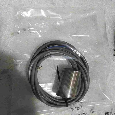 倍加福接近开关NBB10-30GM50-E2，的一个，没~询价