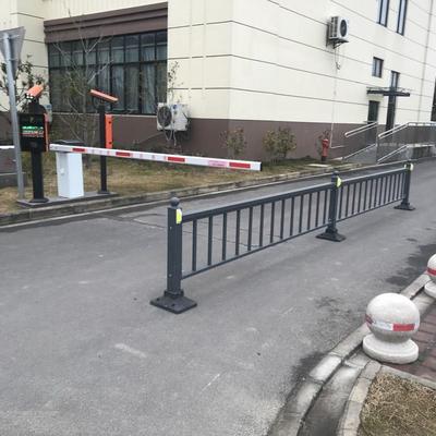 苏州锌钢道路护栏机动车隔离栏杆交通市政文化围栏安全防护栅栏