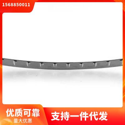 1568850011适用于奔驰W156GLA200后杠亮条亮