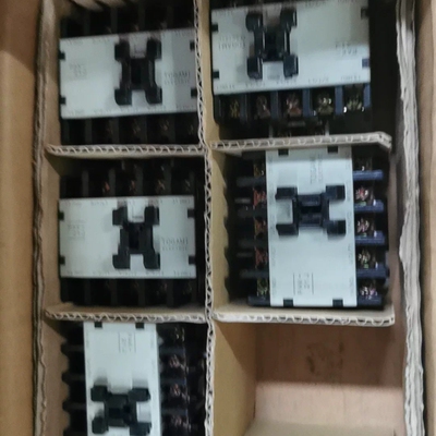 原装全新户上接触器PAK-21J。电压220VAC。积压议价