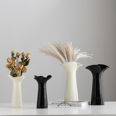 戴蒙轻奢花瓣口陶瓷花瓶米白黑色亮面仰口高级感家居软装摆件