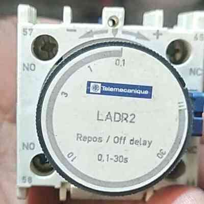 施耐德LADR2延时触头，法国原装，0.1-30秒延时，适合