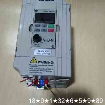 变频器0.75kW ⅤFD007M21A 实物，功能