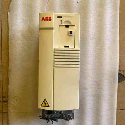非标价ABB变频器 ACS401000632，的，成色如图，机议价