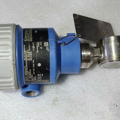 议价压力变送器PMD55B-FLH7/0，成色如图缺底坐，