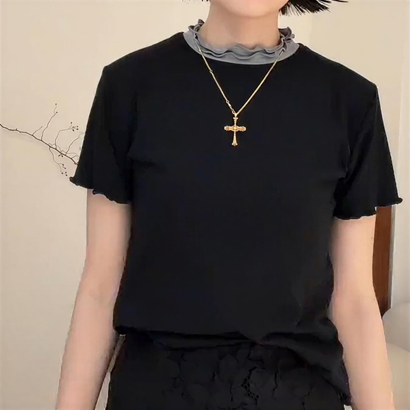 2026夏季新款时尚洋气优雅黑色短袖木耳边撞色设计感显瘦T恤女装